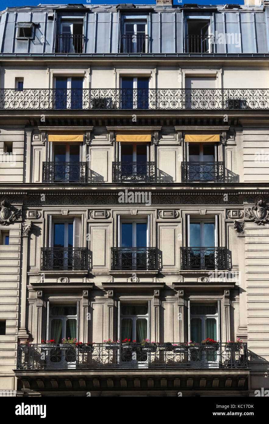 The traditional facade of Parisian building, France Stock Photo - Alamy
