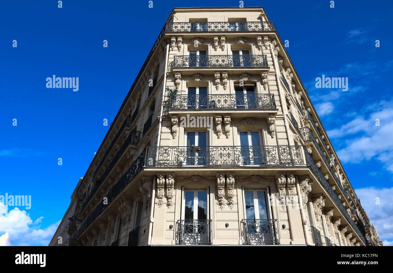 The traditional facade of Parisian building, France Stock Photo - Alamy