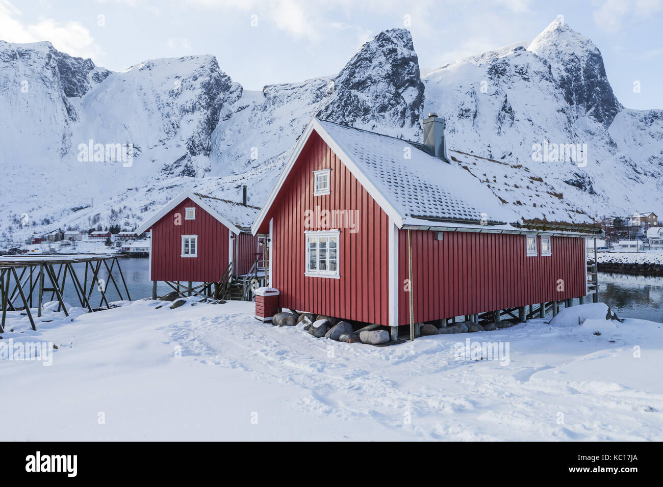 Rorbu cabin lofoten islands hi-res stock photography and images - Alamy