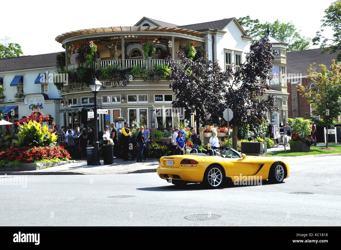 Niagara falls city town village hi-res stock photography and images - Alamy