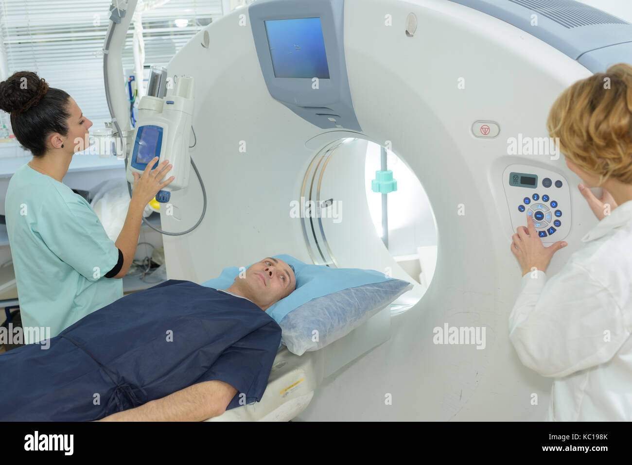 Open mri scan hi-res stock photography and images - Alamy