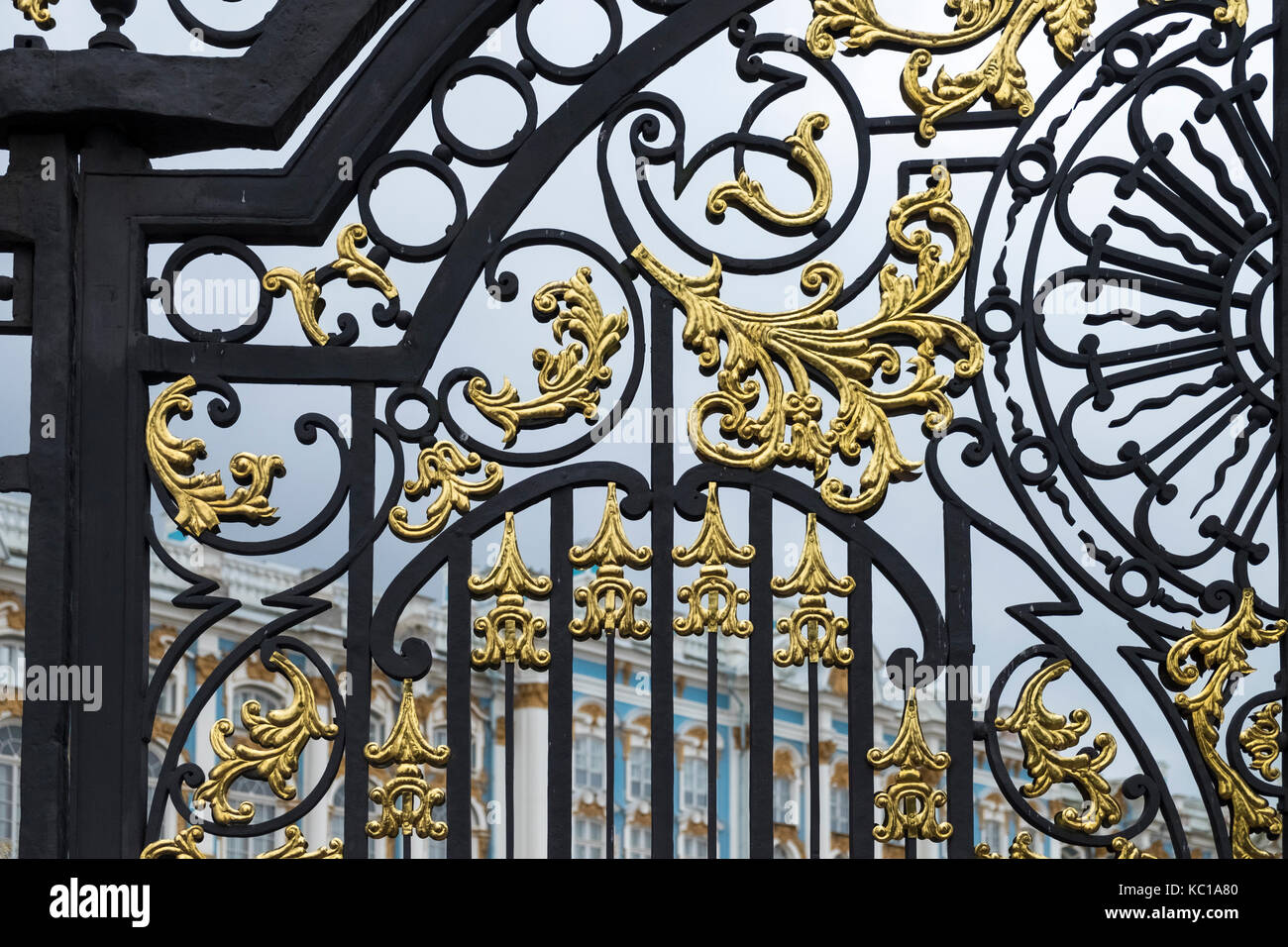 Ornate gates hi-res stock photography and images - Alamy