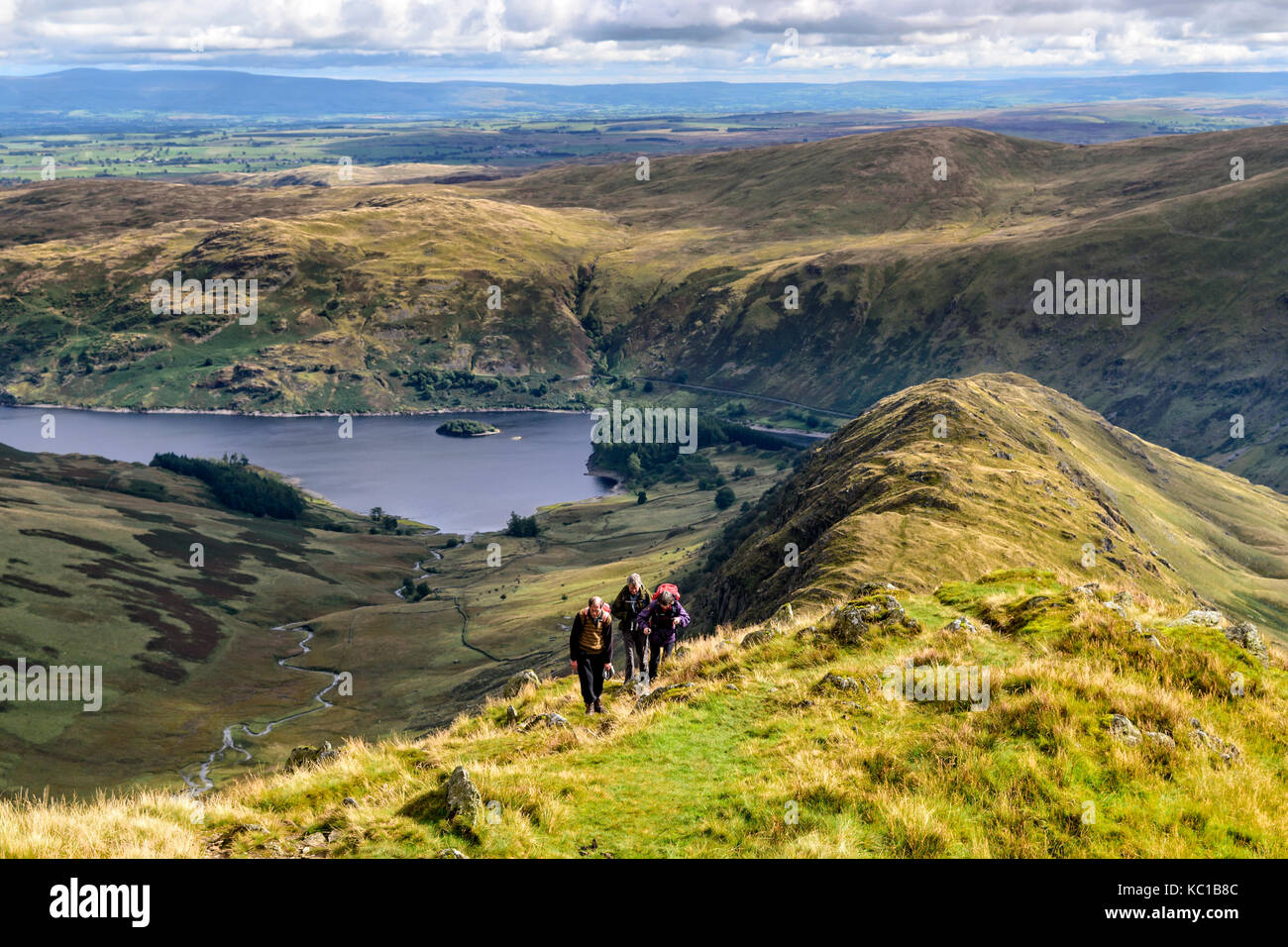 An autumn walk along the ridge over Rough Crag and Riggingdale towards ...