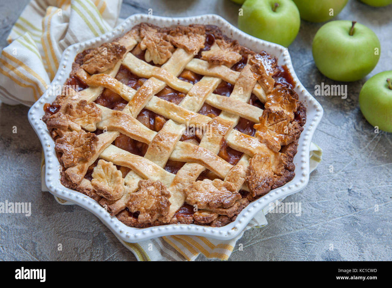 Traditional American Apple pie Stock Photo - Alamy
