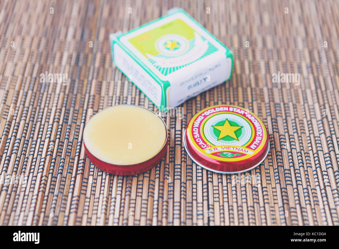 Vietnamese traditional golden star balm "Cao Sao Vang Stock Photo - Alamy