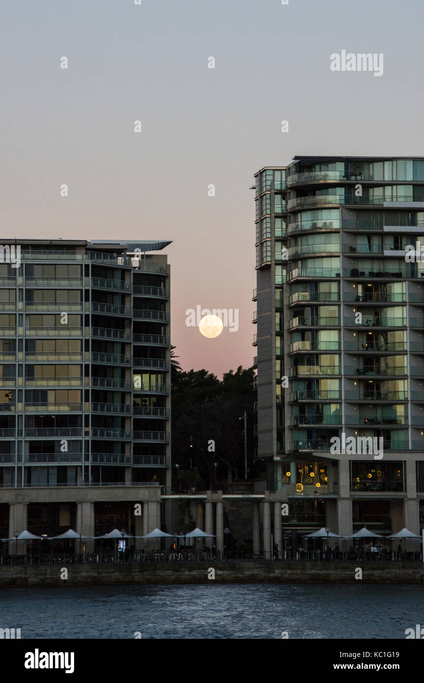Full moon sydney hi-res stock photography and images - Alamy