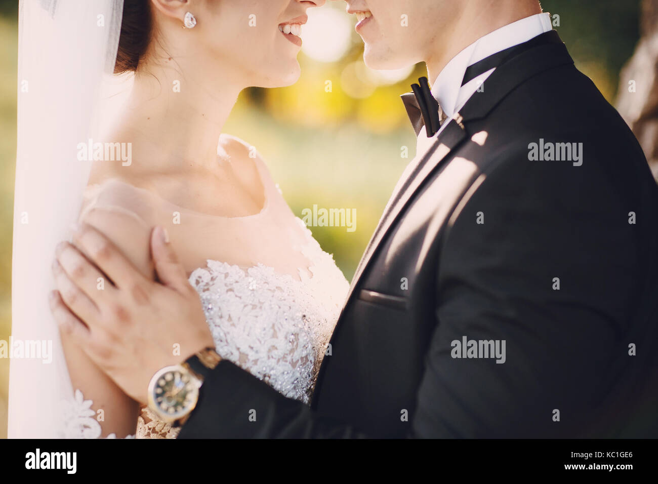 bride and groom Stock Photo - Alamy