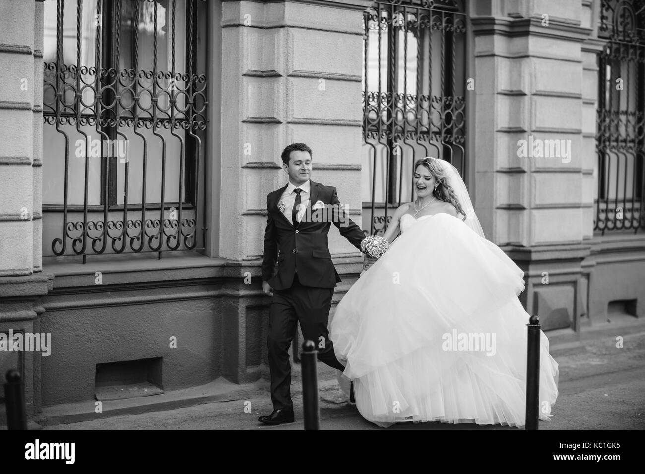City couple fun Black and White Stock Photos & Images - Alamy