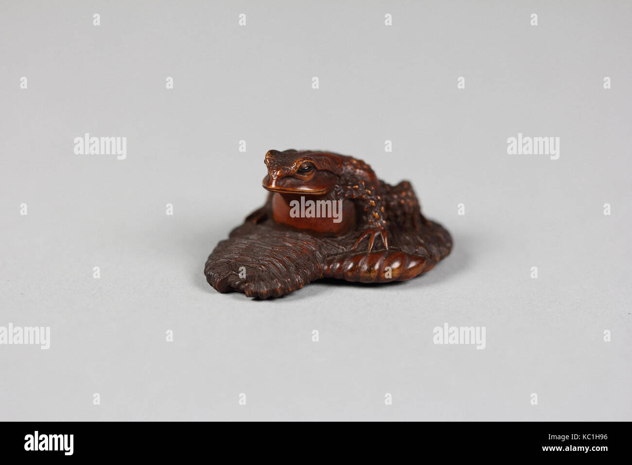 Netsuke of Frog on a Leaf, 19th century, Japan, Wood, H. 2 in. (5.1 cm ...