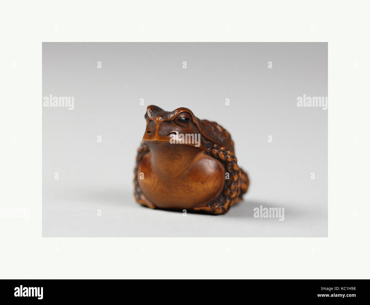 Netsuke of Frog, Edo period (1615–1868), 18th century, Japan, Wood, H ...