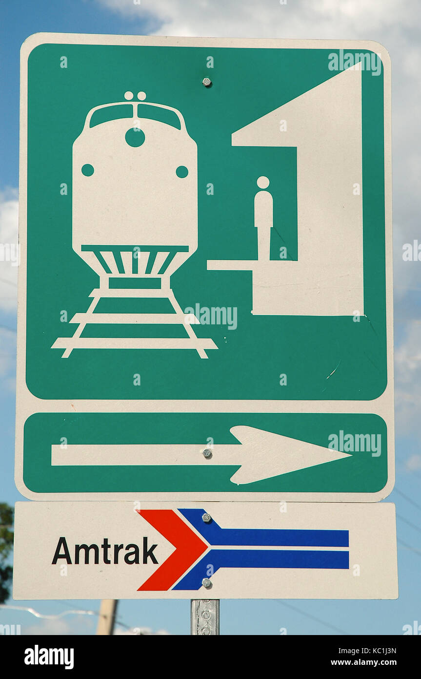 Amtrak sign hi-res stock photography and images - Alamy