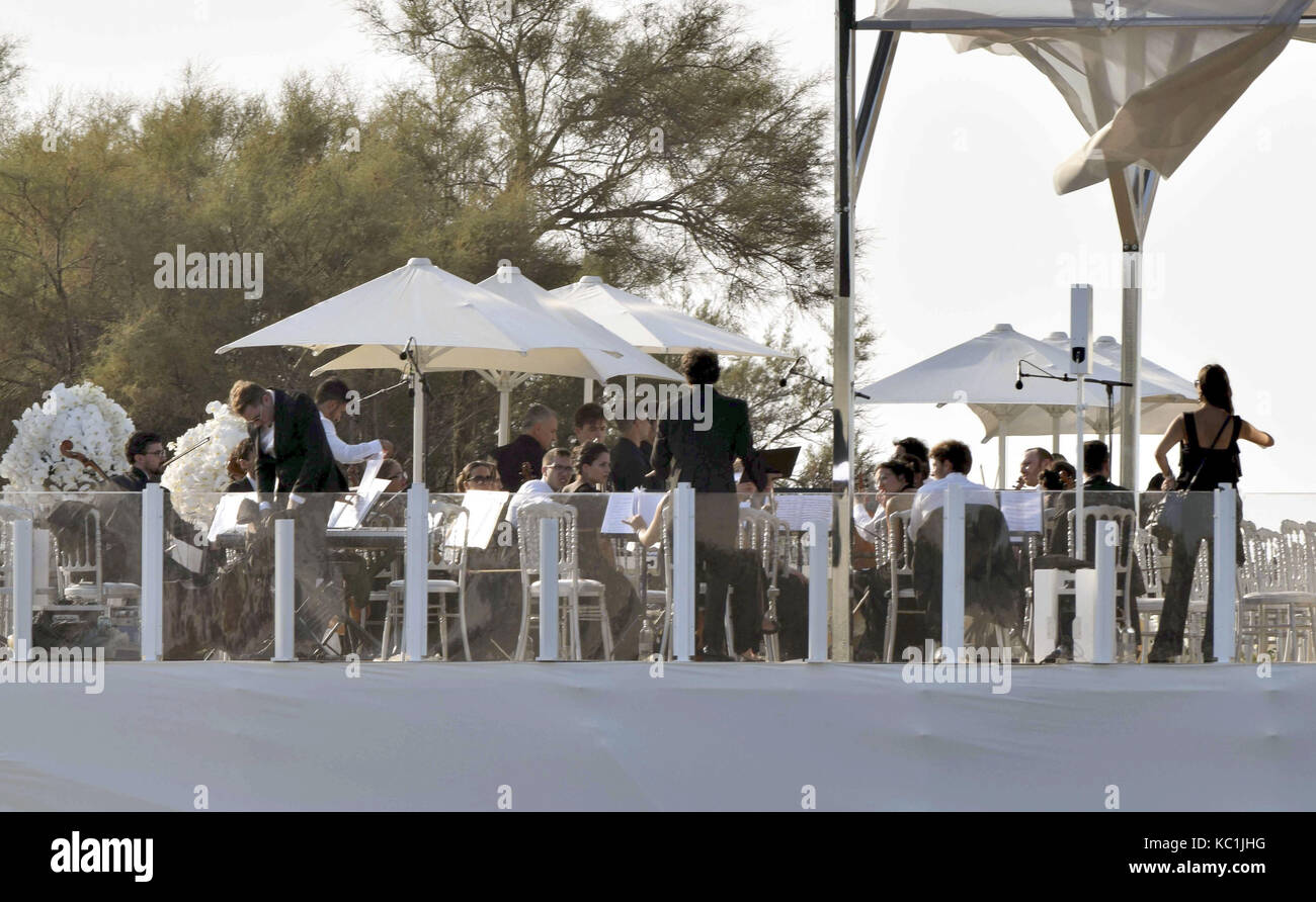 The wedding of billionaire property mogul Jeff Sutton's daughter Renee ...