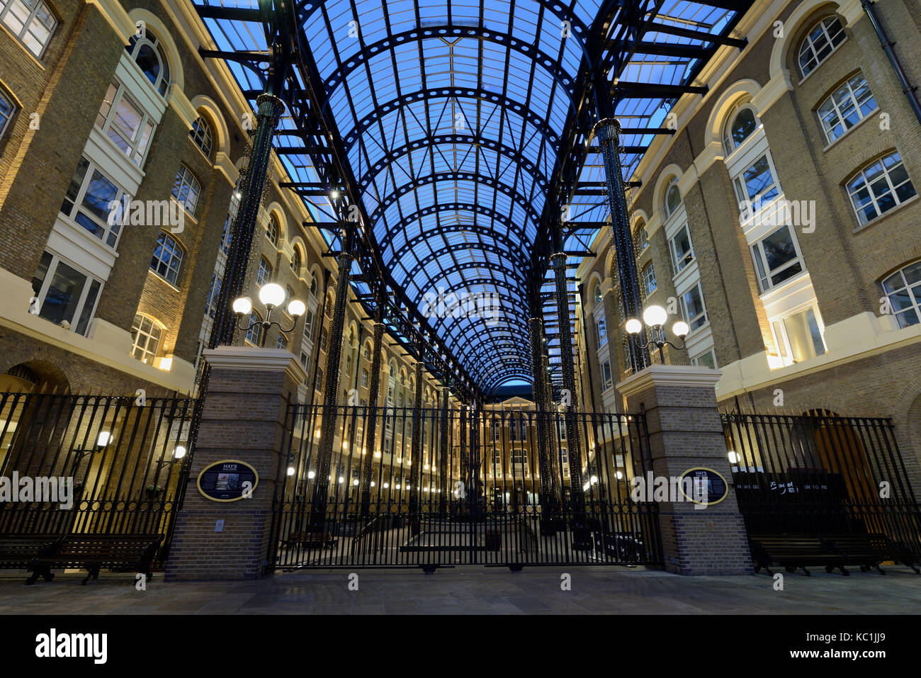 Hays galleria london hi-res stock photography and images - Alamy