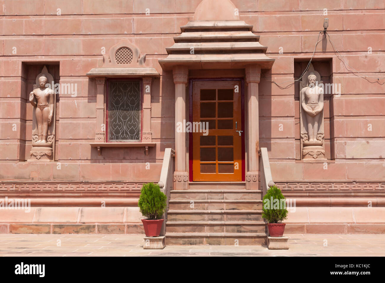 Sarnath Temple near of Varanasi, Uttar Pradesh, India Stock Photo - Alamy