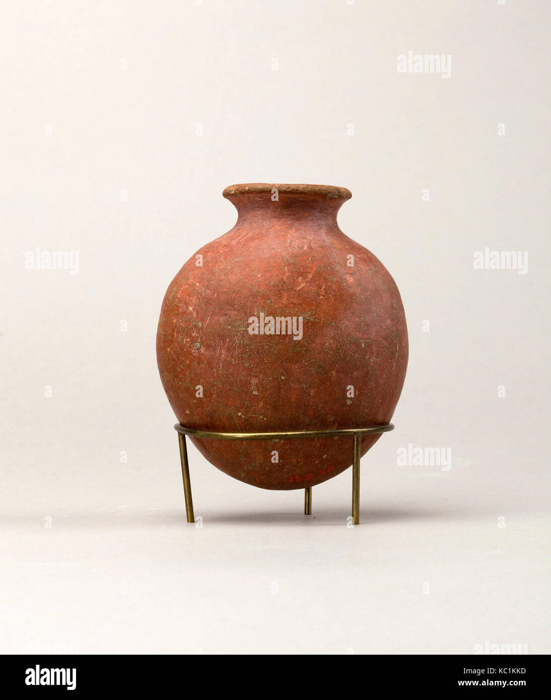 Polished red ware jar hi-res stock photography and images - Alamy