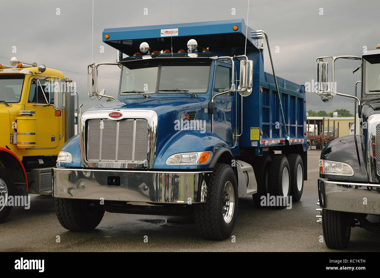 Newly built Peterbilt Truck Stock Photo - Alamy
