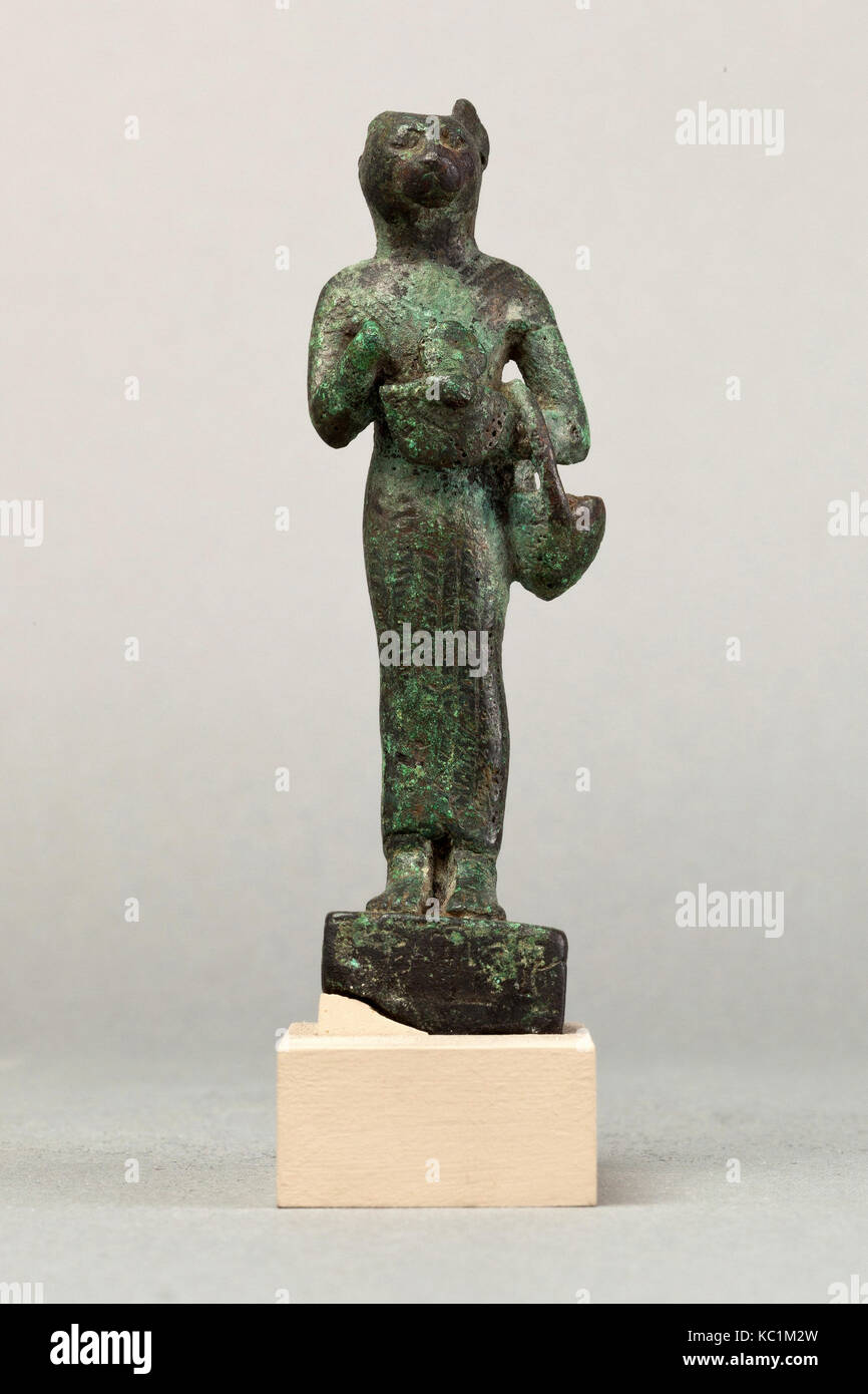 Lion headed aegis hi-res stock photography and images - Alamy