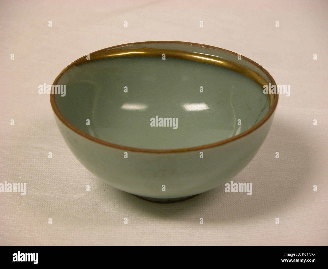 Cup, Song dynasty (960–1279), China, Pottery (Longquan ware), H. 1 3/8 ...