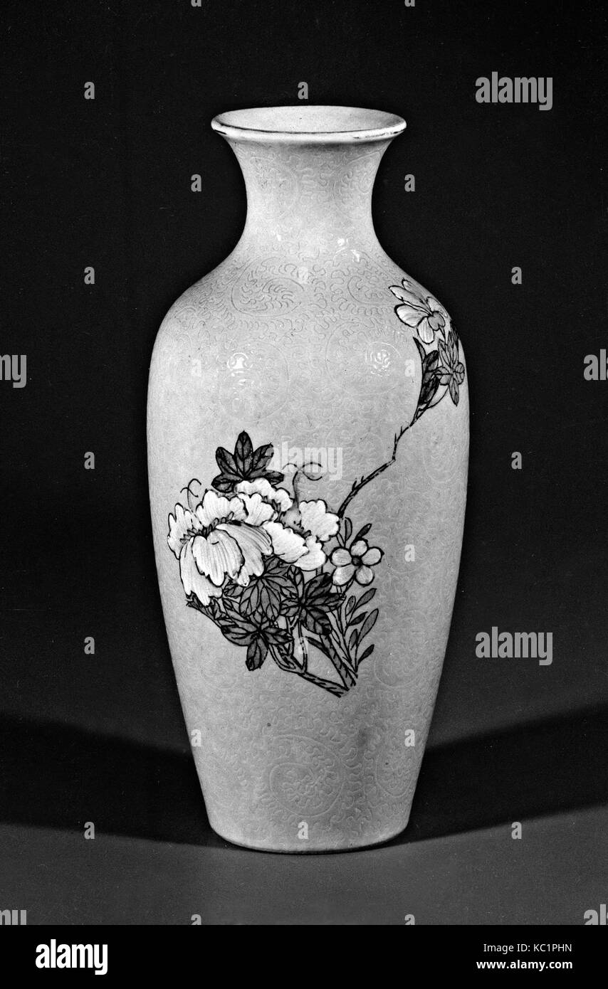 Qianlong mark and period hi-res stock photography and images - Alamy