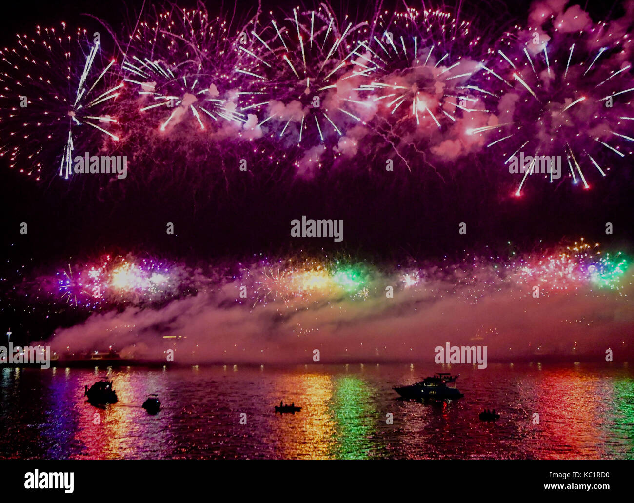 Changsha, China's Hunan Province. 1st Oct, 2017. Fireworks are seen ...
