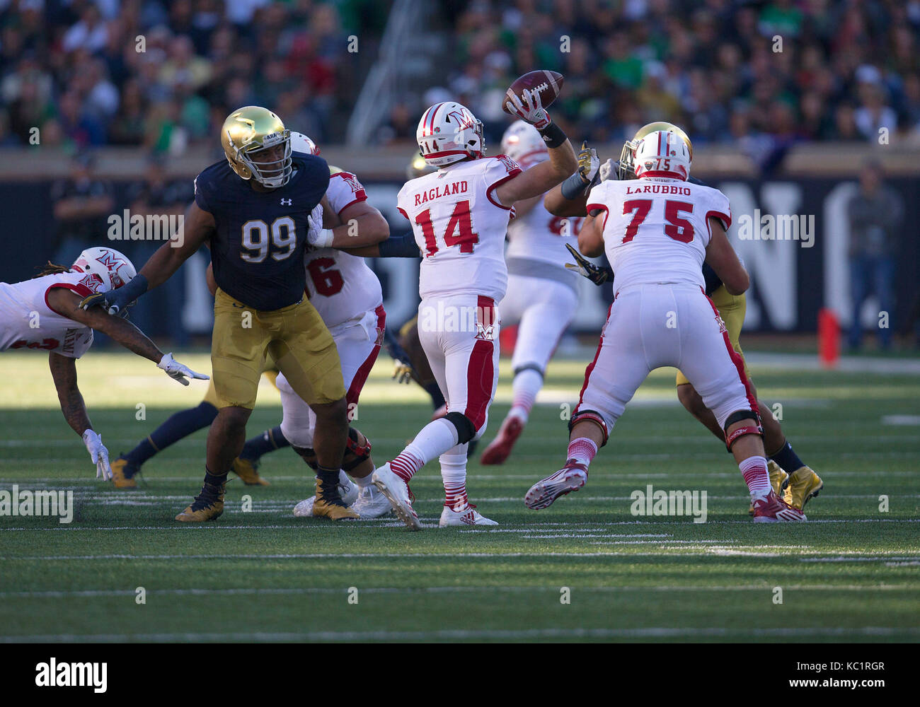South Bend, Indiana, USA. 30th Sep, 2017. Miami-Ohio quarterback Gus ...