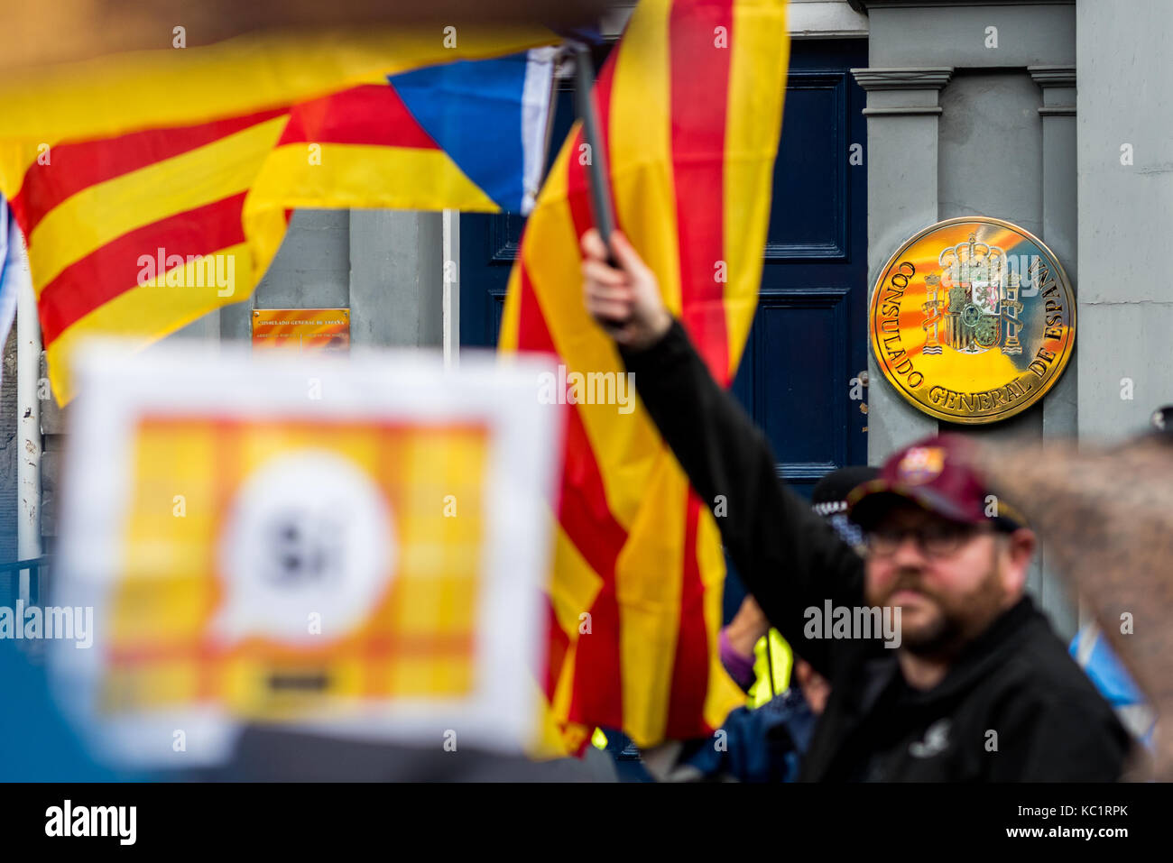 Edinburgh, UK. 01st Oct, 2017. Demonstrators gather outside the Spanish ...