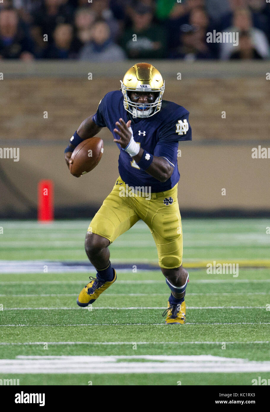 South Bend, Indiana, USA. 30th Sep, 2017. Notre Dame quarterback ...