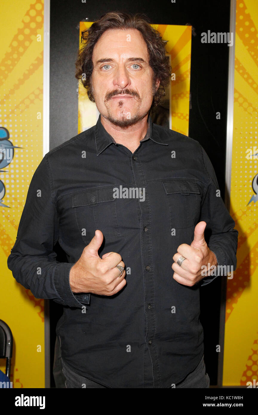 Kim coates anarchy hi-res stock photography and images - Alamy
