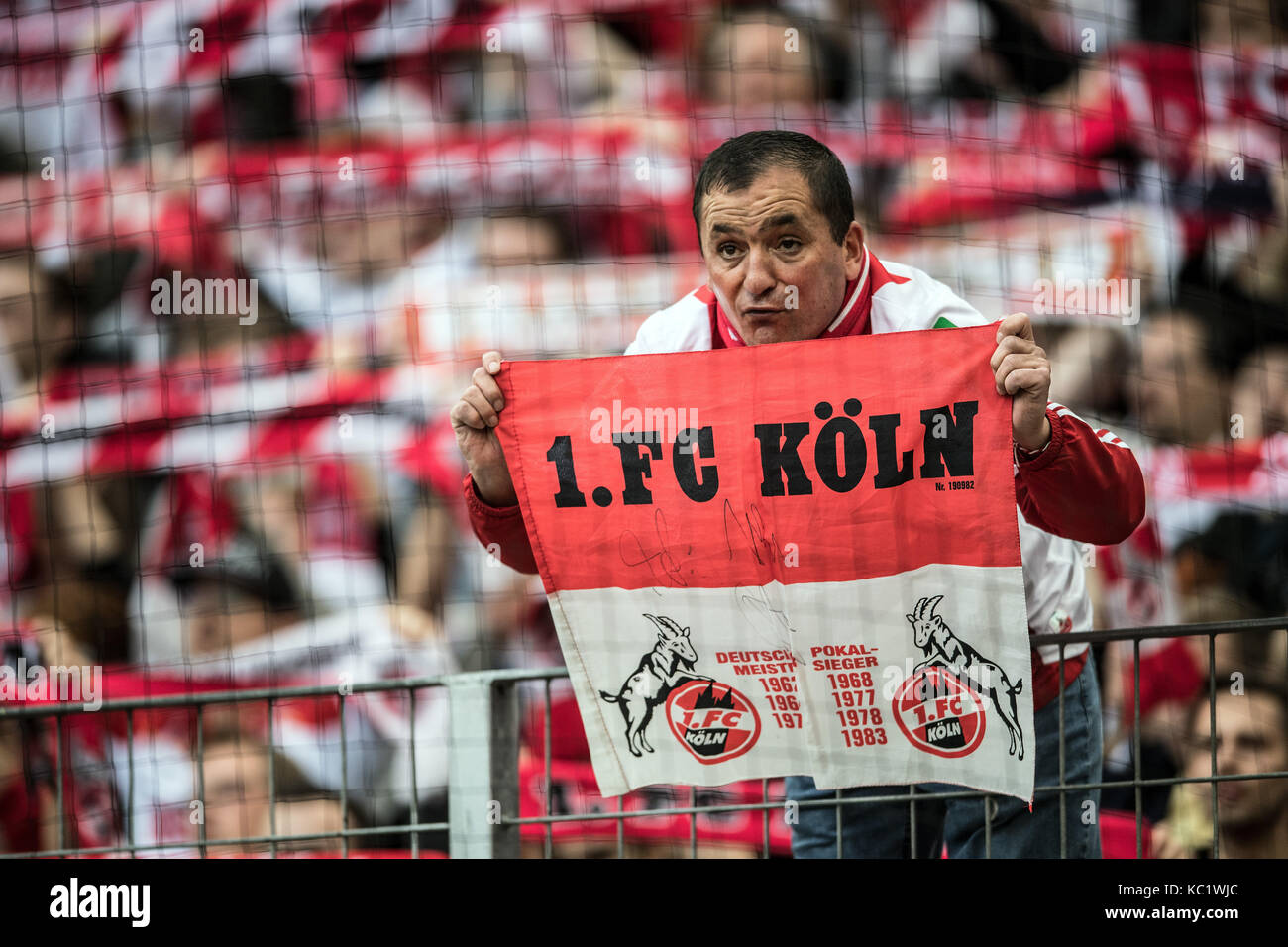 Cologne, Germany. 1st Oct, 2017. Cologne's fans cheering for their team ...