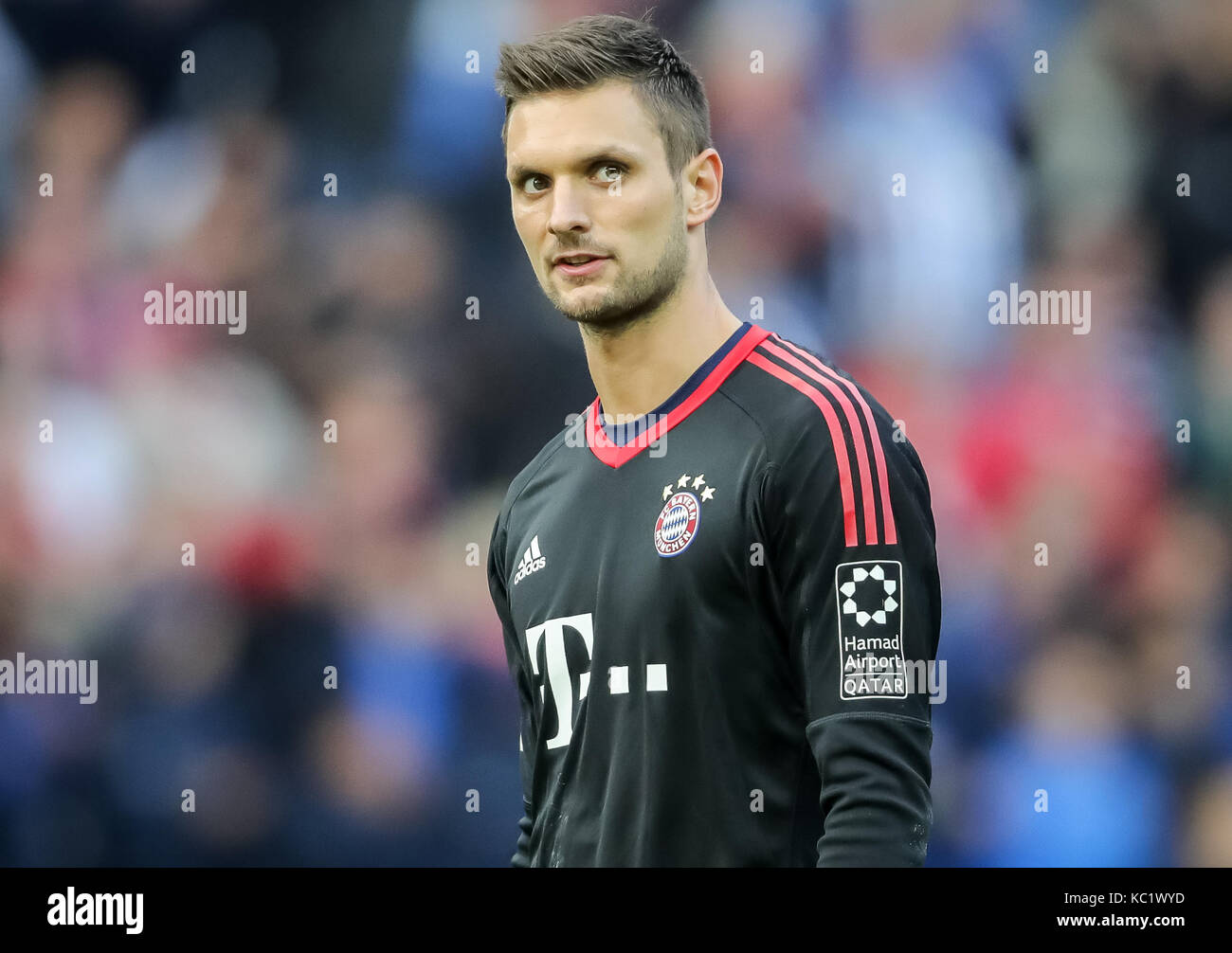 Berlin, Germany. 1st Oct, 2017. Munich's goalkeeper Sven Ulreich looks ...