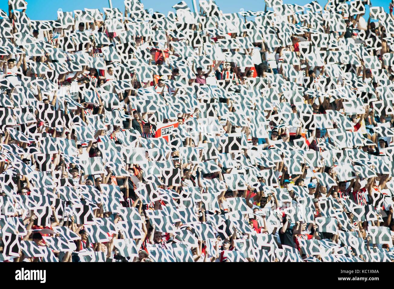 SÃO PAULO, SP - 01.10.2017: SPFC X SPORT - São Paulo FC fans form a ...