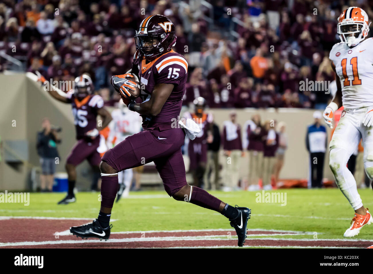 Blacksburg, Virginia, USA. 30th Sep, 2017. Virginia Tech Hokies wide ...