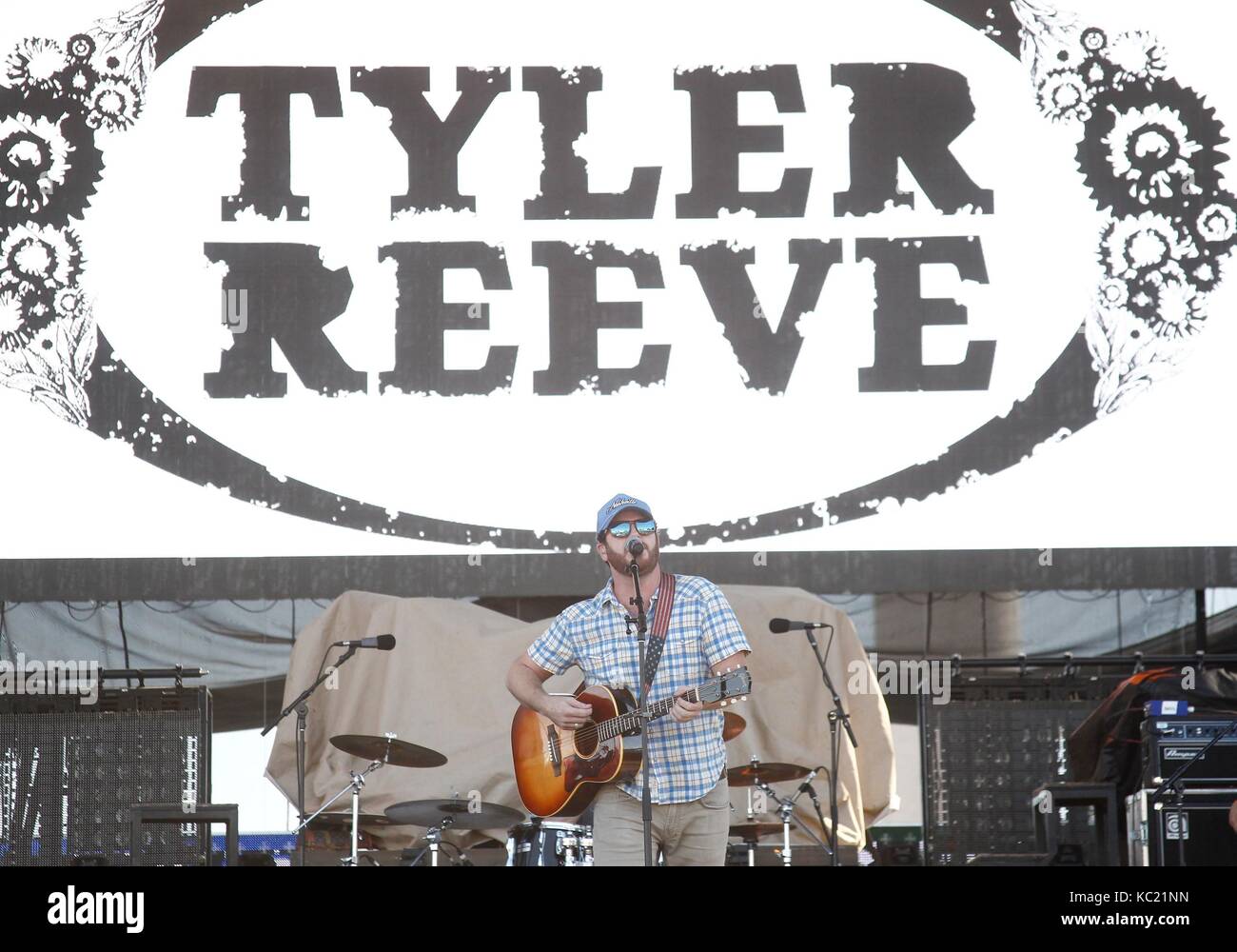 Las Vegas, NV, USA. 1st Oct, 2017. Tyler Reeve on stage for Route 91 Harvest Concert Festival ...