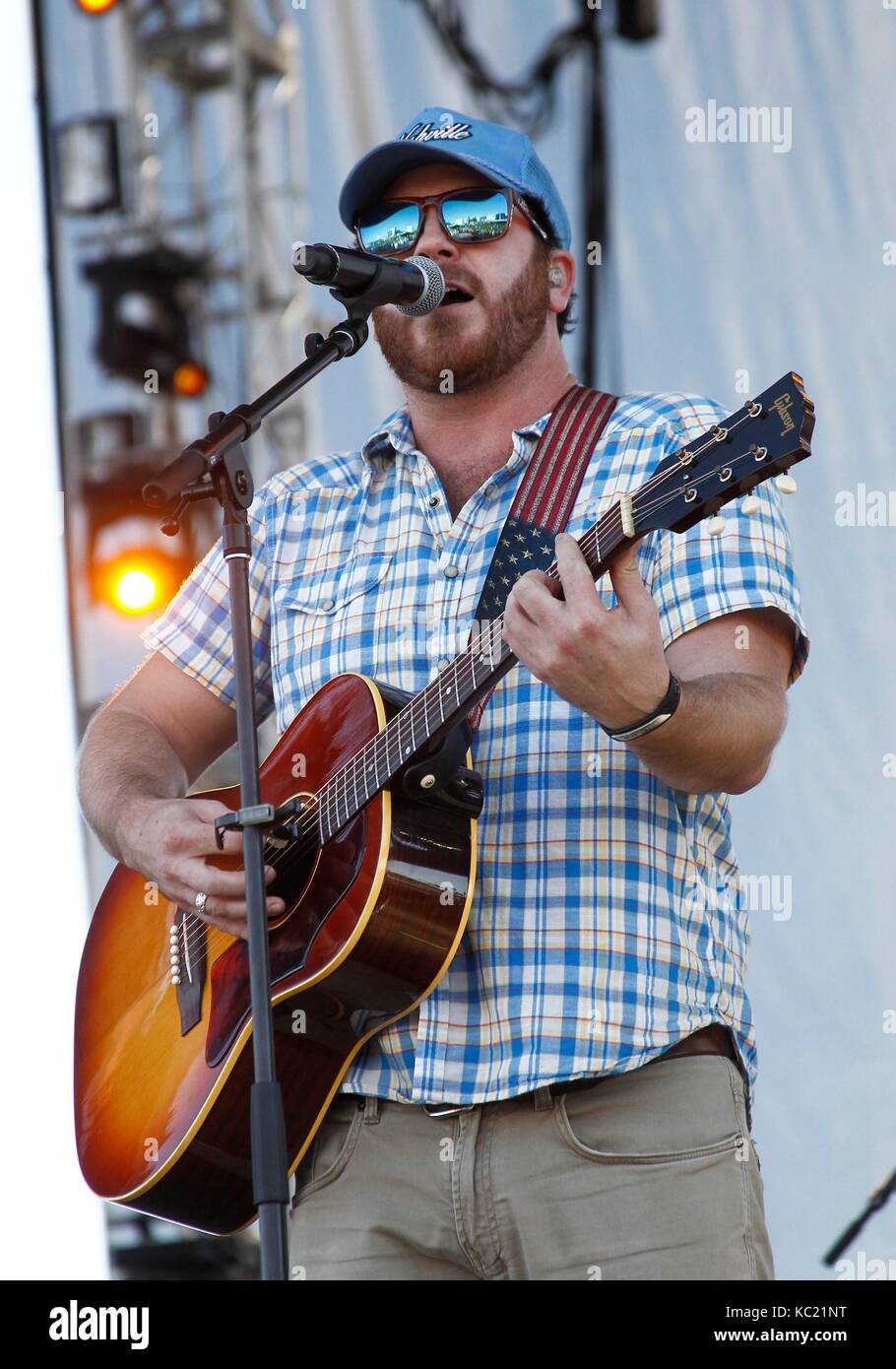 Las Vegas, NV, USA. 1st Oct, 2017. Tyler Reeve on stage for Route 91 ...