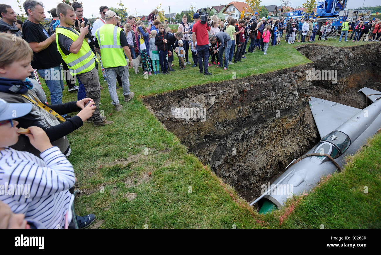 British artist roger hiorns today let a soviet made mig 21 fighter ...