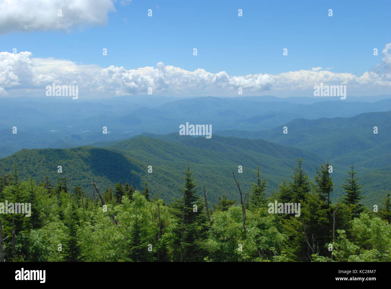 Appalachian mountains blue sky hi-res stock photography and images - Alamy