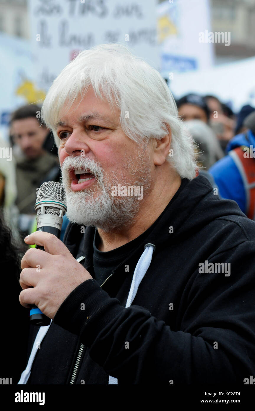 Paul Watson, founder of the Sea Shepherd Conservation Society, talks in ...