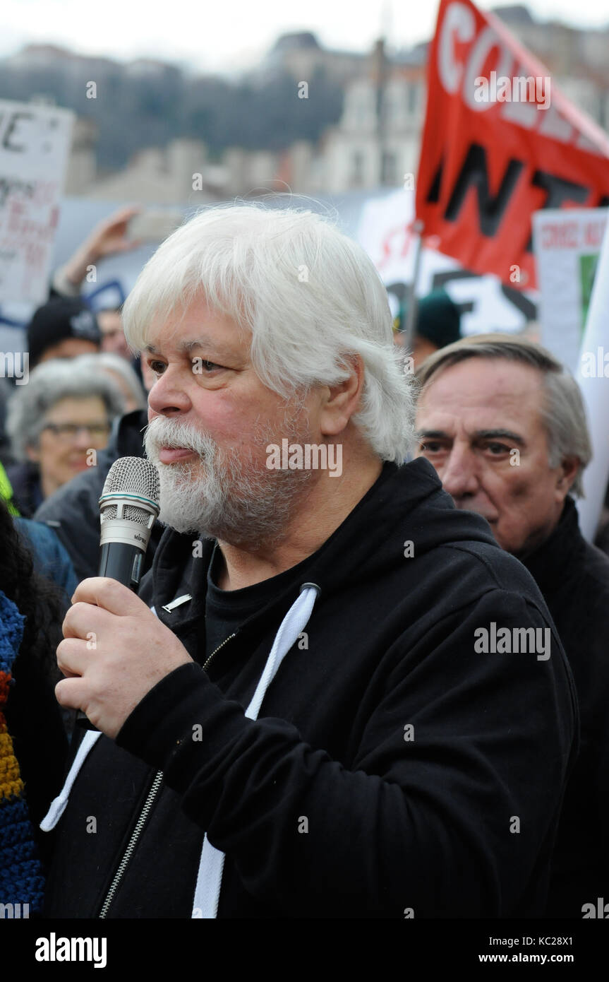 Paul Watson, founder of the Sea Shepherd Conservation Society, talks in ...