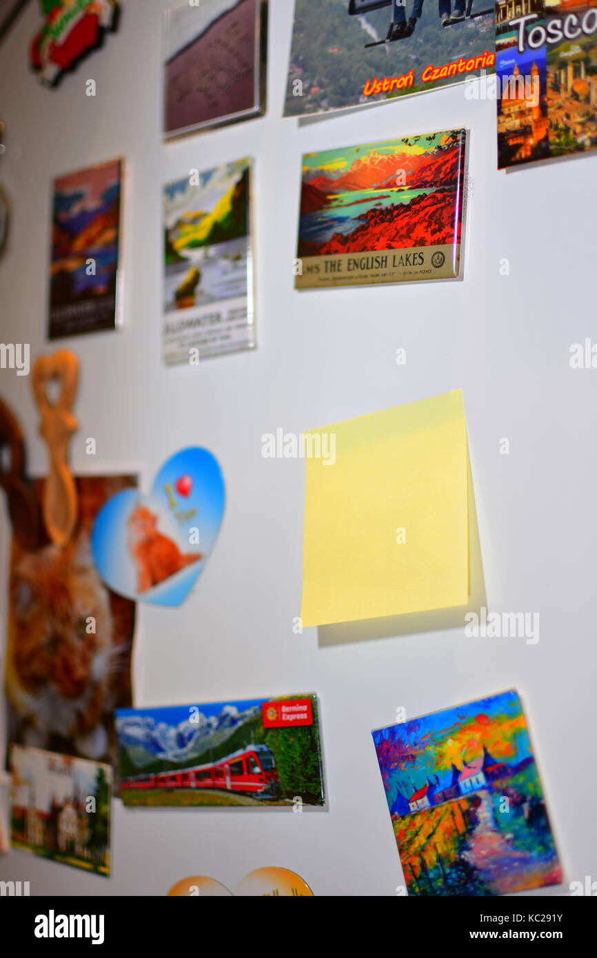 Post it note fridge hi-res stock photography and images - Alamy