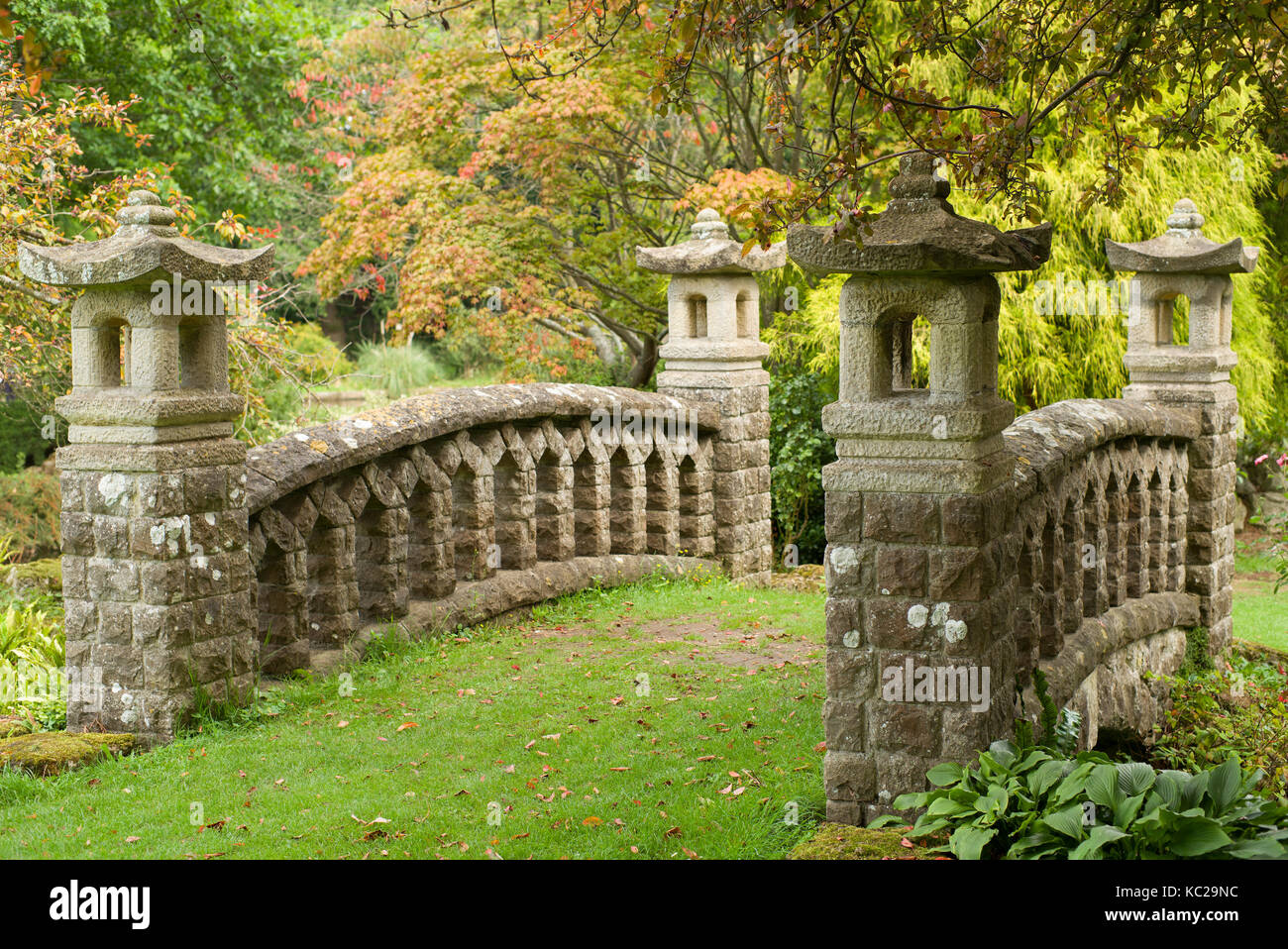 Peaceful setting in japanese hi-res stock photography and images - Alamy