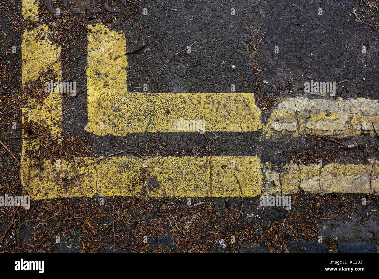 Asphalt Road Texture Yellow Stripe High Resolution Stock Photography ...