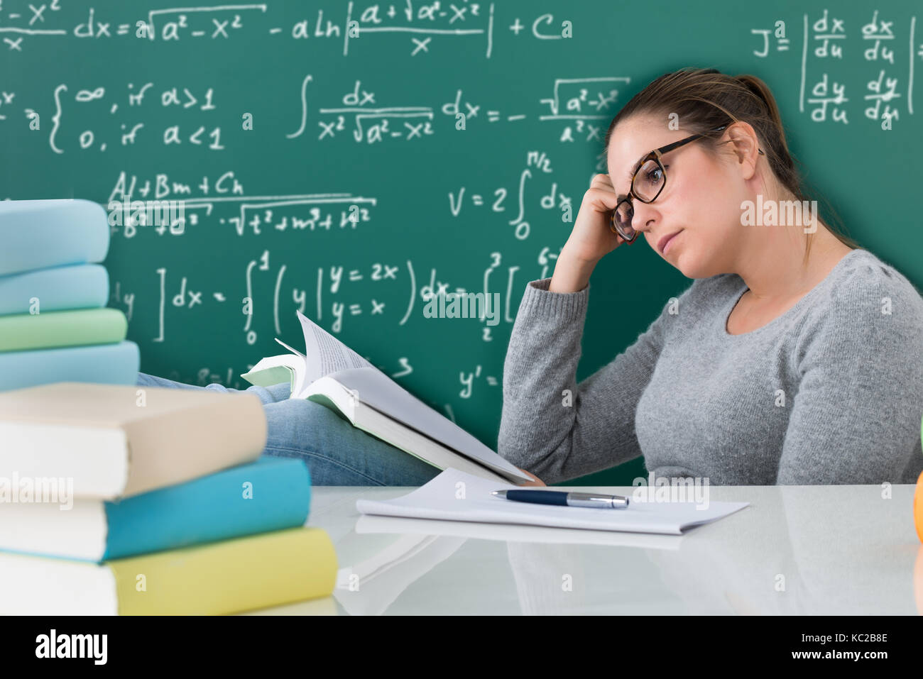 Reading classroom chalkboard hi-res stock photography and images - Alamy