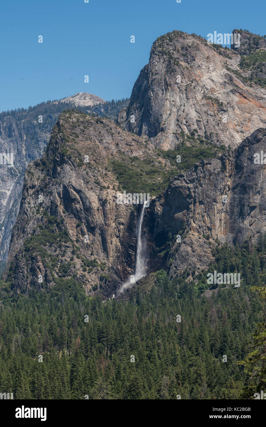 Bridalveil Falls in Yosemite cascades to valley floor Stock Photo - Alamy