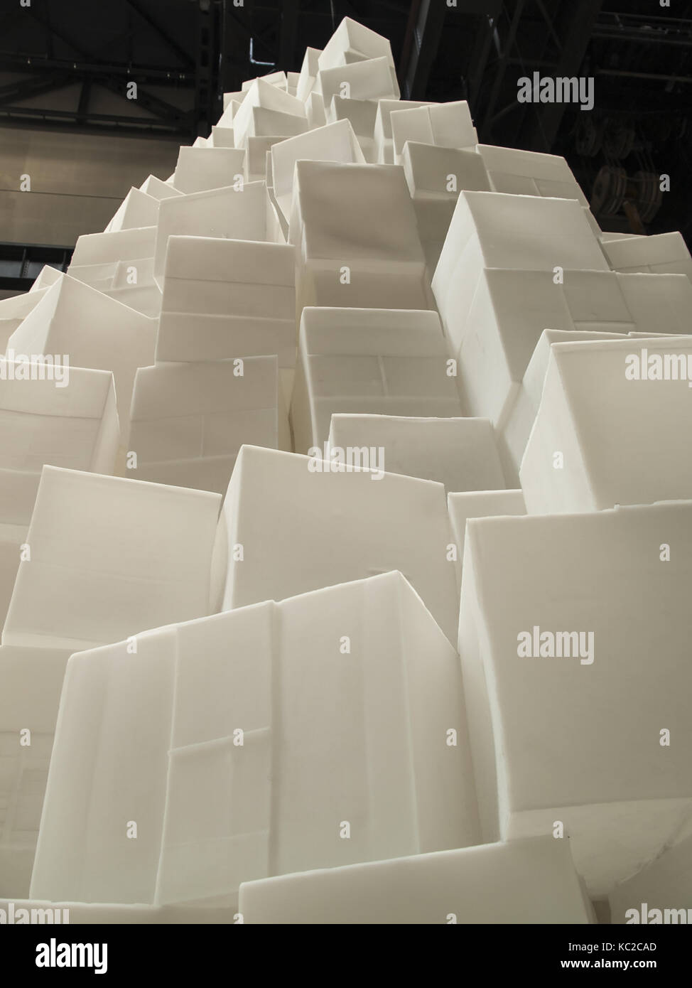 Embankment by Rachel Whiteread, Turbine Hall - Tate Modern Art Gallery ...