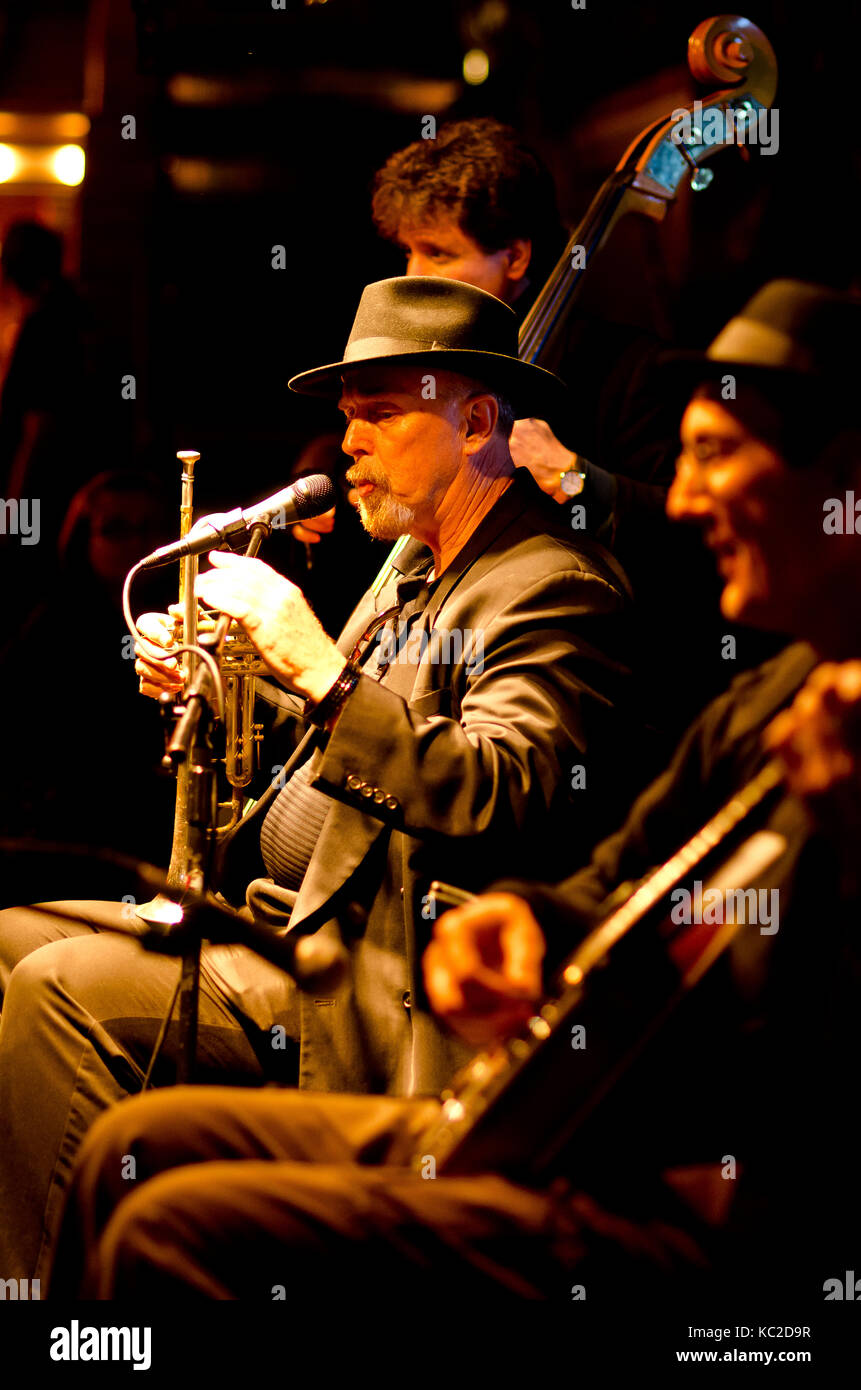 Jazz Trumpet Player Talks to Audience Stock Photo - Alamy