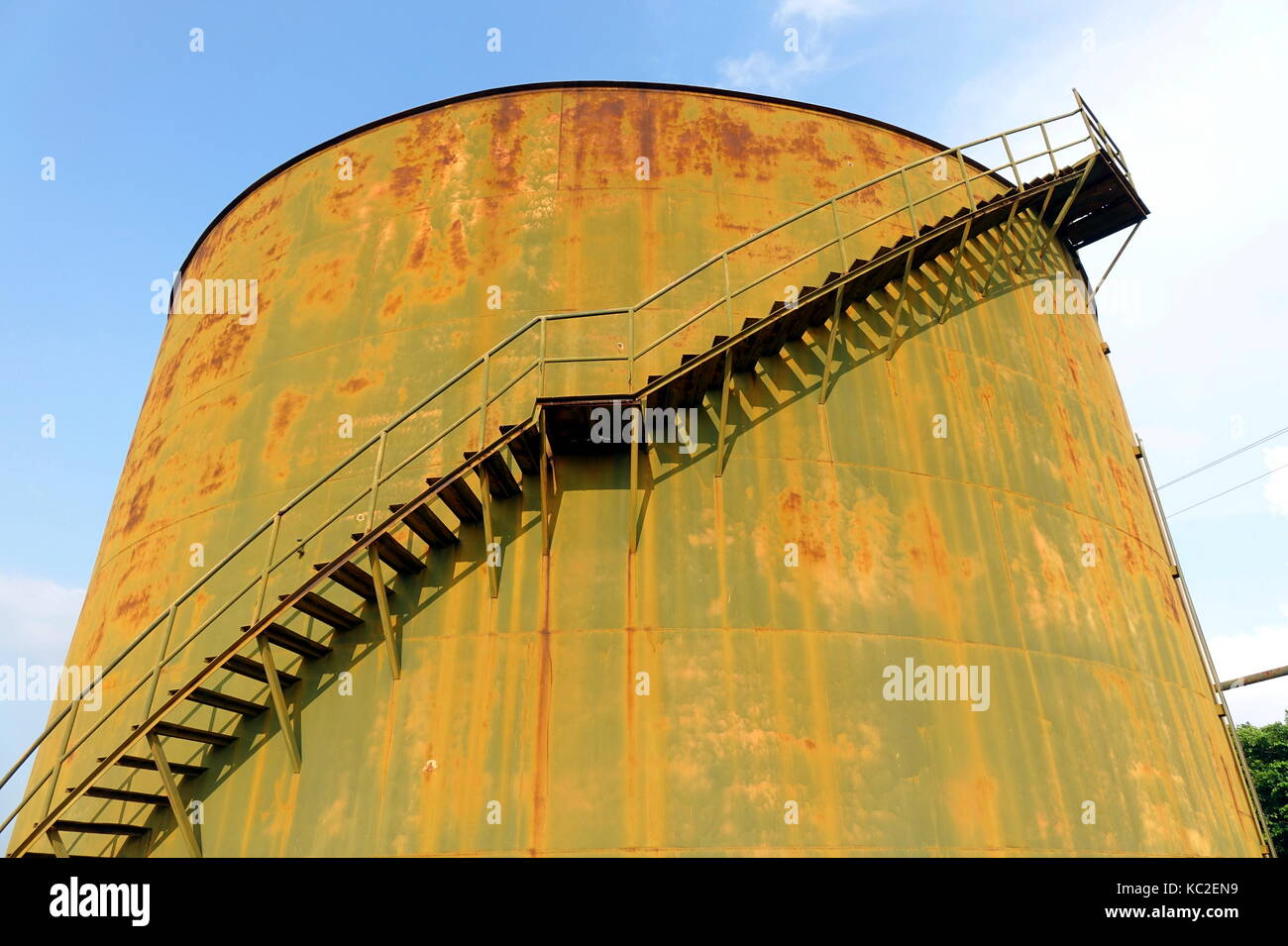 Rusting Storage Tank High Resolution Stock Photography and Images - Alamy