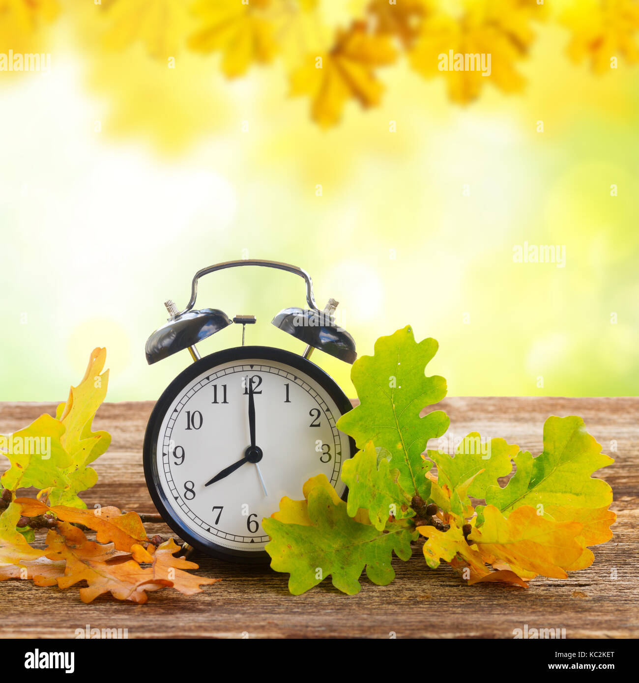Clock border hi-res stock photography and images - Alamy