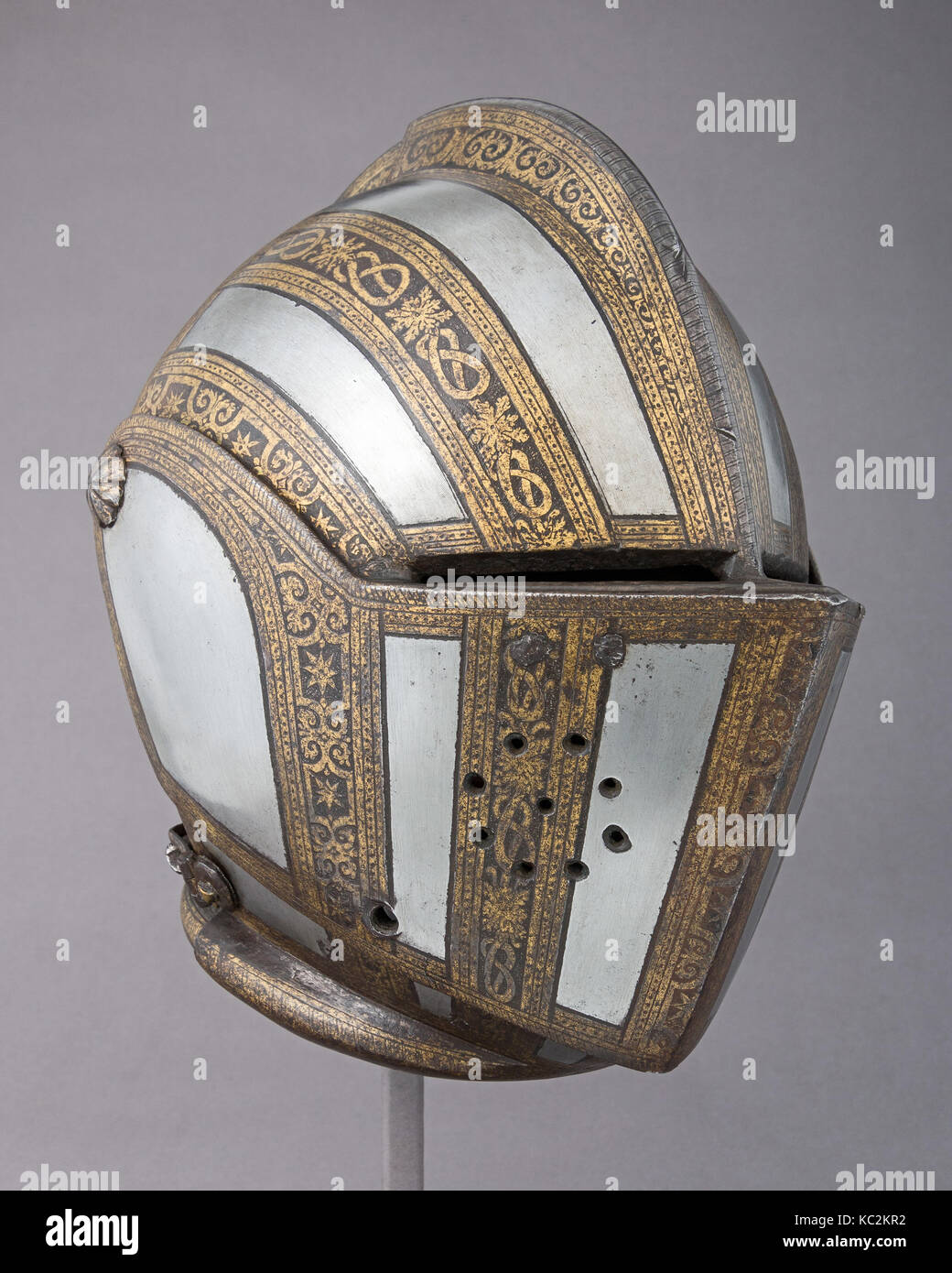 Combat helmets hi-res stock photography and images - Alamy