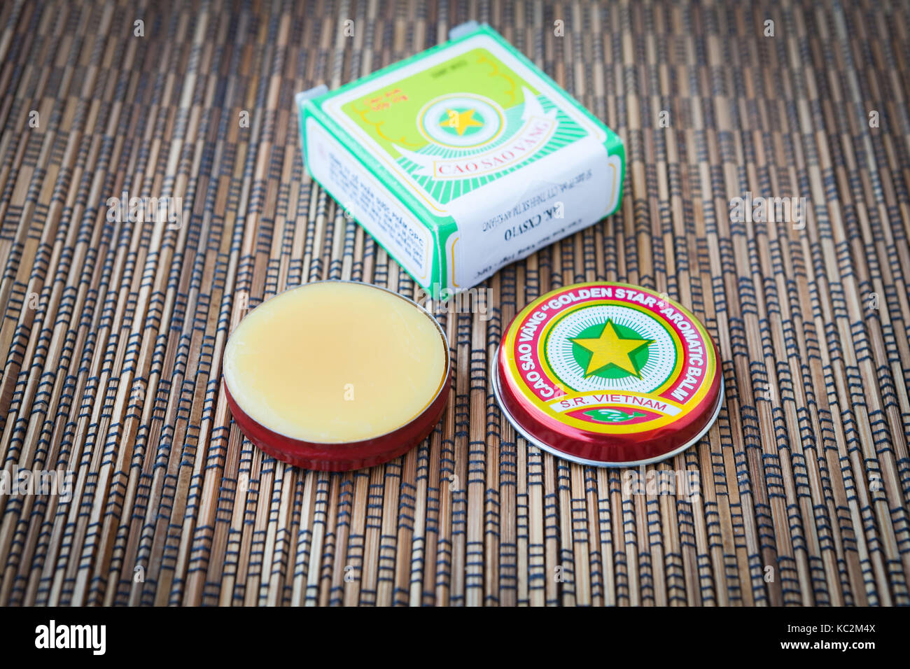 Vietnamese traditional golden star balm "Cao Sao Vang Stock Photo - Alamy