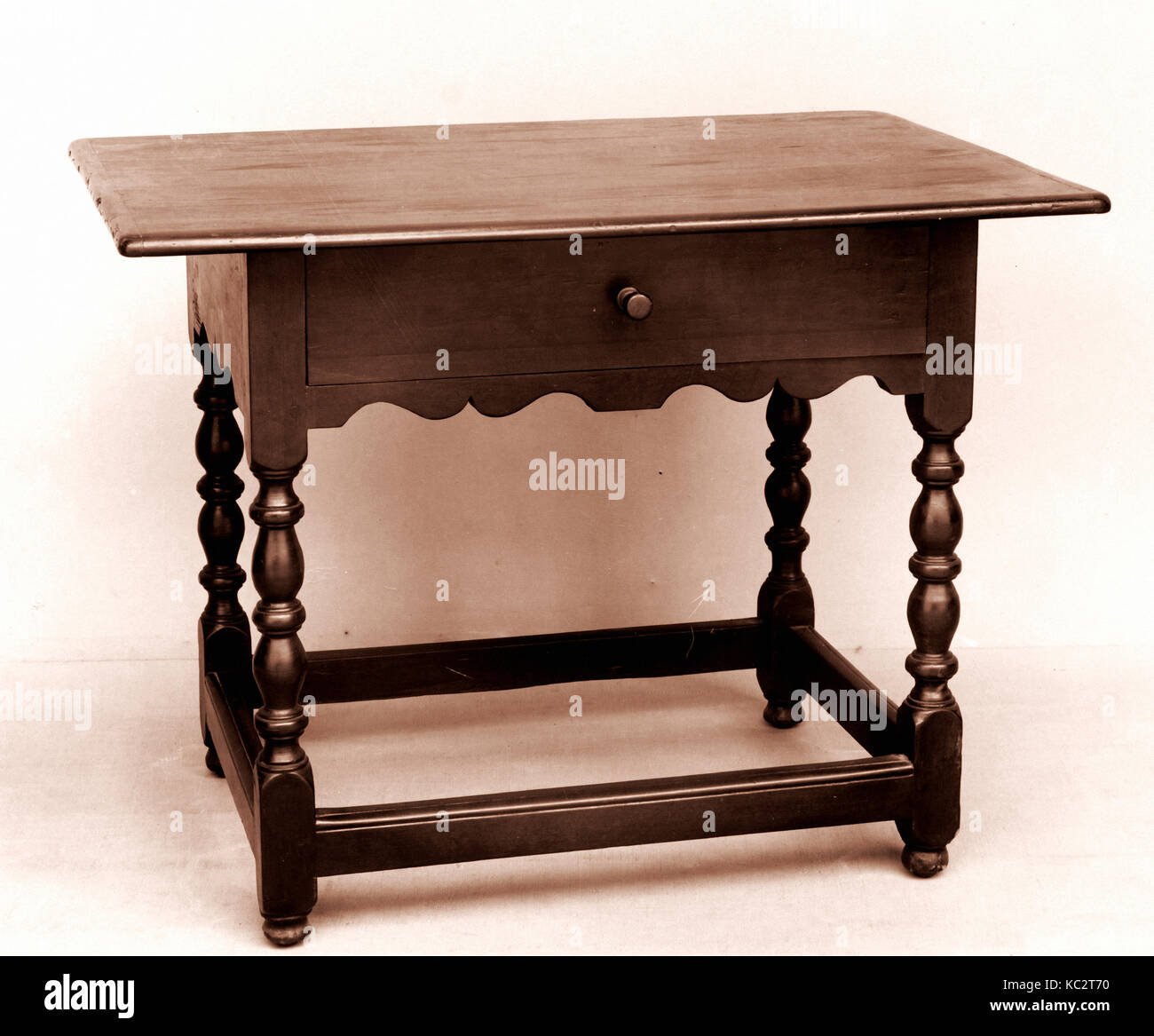 Table, 1700–1730, Made in United States, American, Pine, maple, 26 x 34 ...